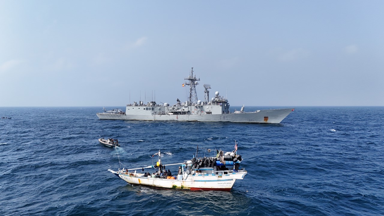 Łódź rybacka porwana przez somalijskich piratów uratowana. Z pomocą ...