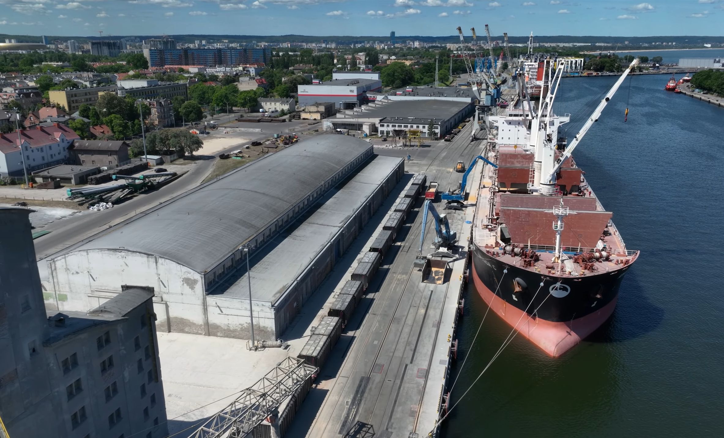 Port Gdańsk: rekordowy statek przeładowany przez Magrol Przeładunek ...