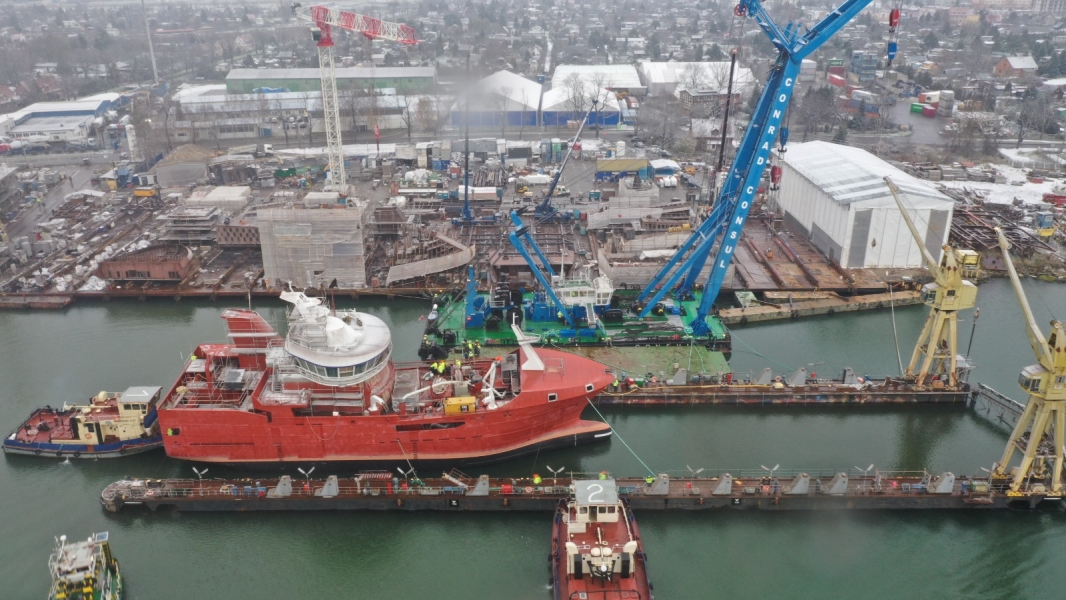 Kadłub statku zbudowanego przez Marine Projects popłynął do Norwegii ...